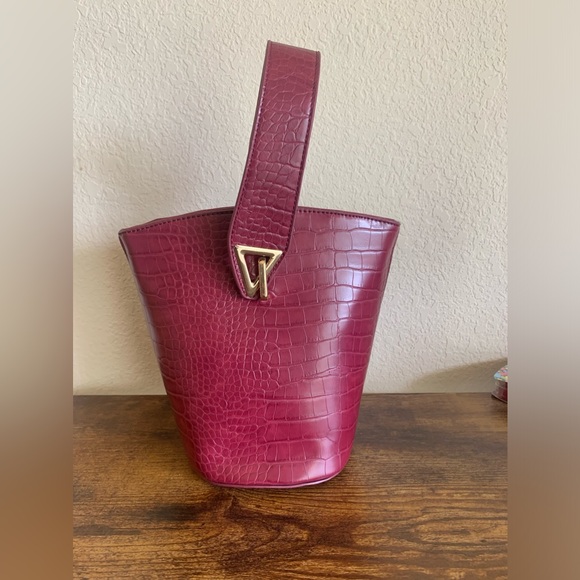 Lulus | Bags | Brand New Lulu Bag | Poshmark